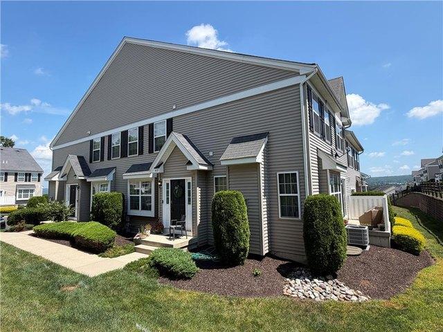 4177 Bunker Hill Dr N, Upper Saucon Township, PA 18036