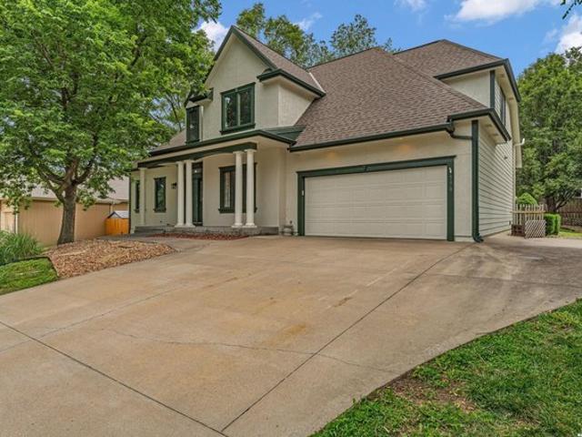 4178 Blackjack Oak Dr, Lawrence, KS 66047