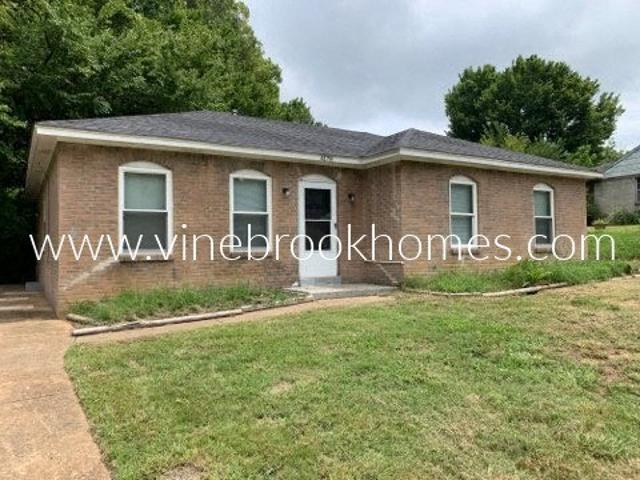 4178 Cliffdale St 4/1.5 1210 sqft