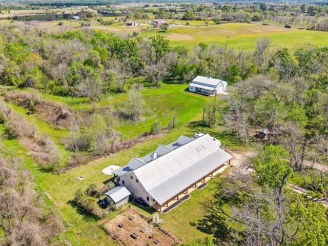 41712 Harpers Church Rd, Hempstead, TX 77445