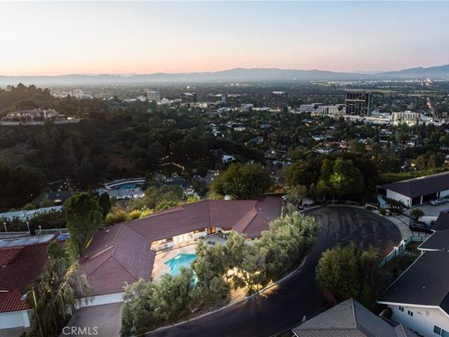 4173 Regal Oak Dr, Encino, CA 91436