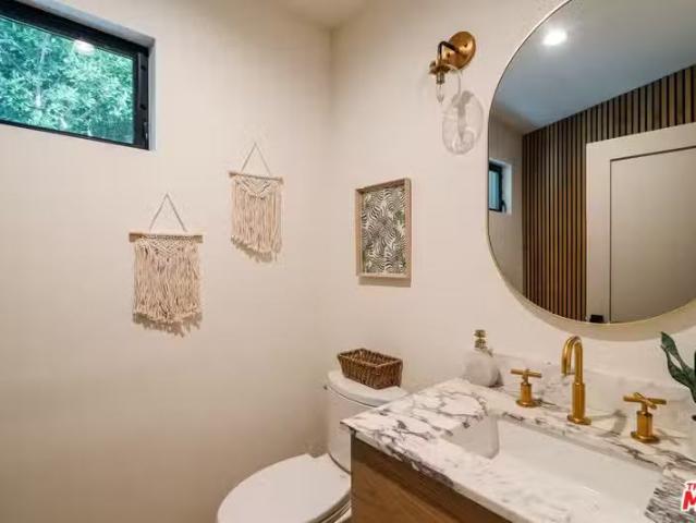 4173 Sunswept Dr Houses in Los Angeles, CA