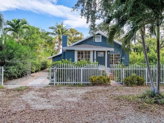 417 46th St NW, Miami, FL 33127