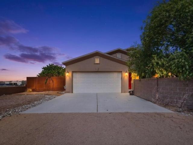 417 6th St NE, Rio Rancho, NM 87124