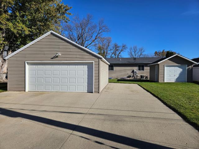 417 9th Street N