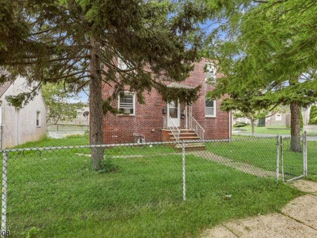 417 Adams St