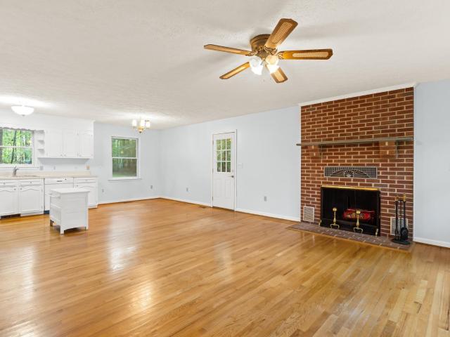 417 blackberry ln