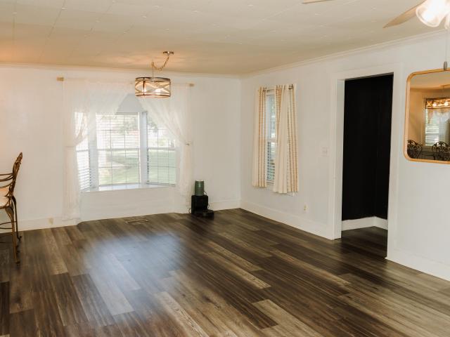 417 Burgess St