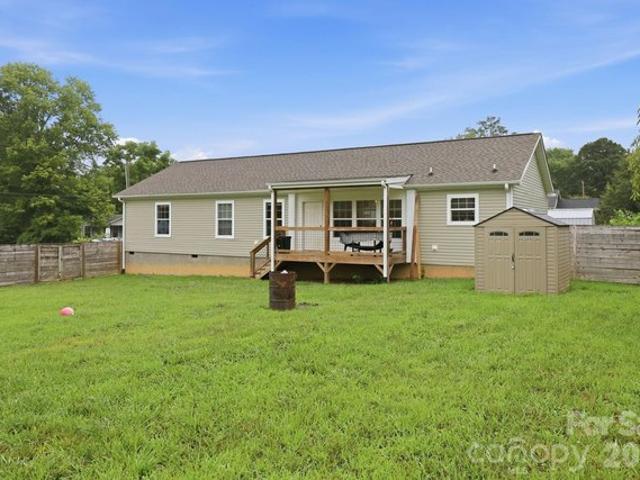 417 Glover St, Hendersonville, NC 28792