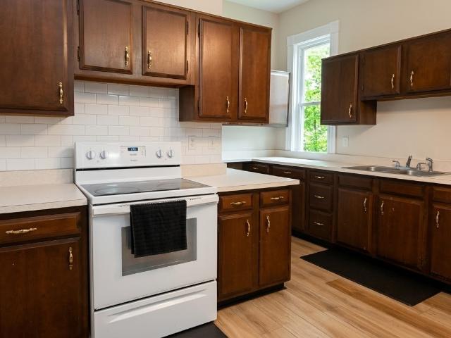 417 E 4th Street