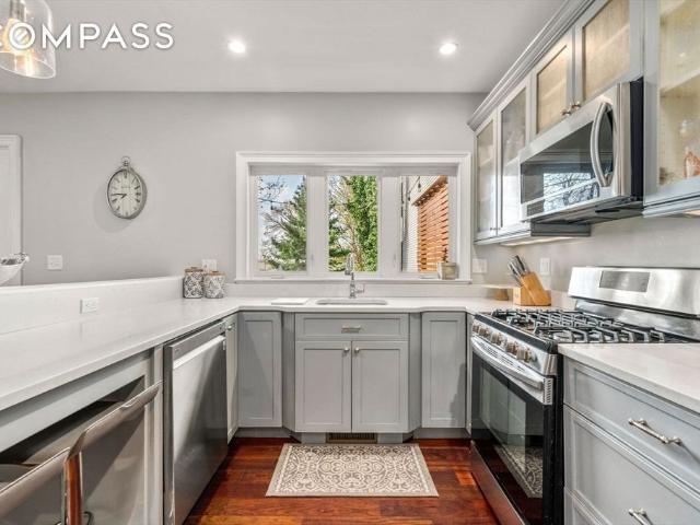 417 E 7th St 1, Boston, MA