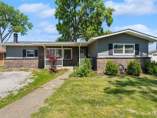 417 E Madison St, Millstadt, IL 62260