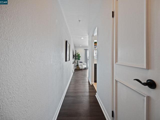417 Evelyn Ave, Unit 302, Albany, CA 94706 | MLS #41131 | Compass