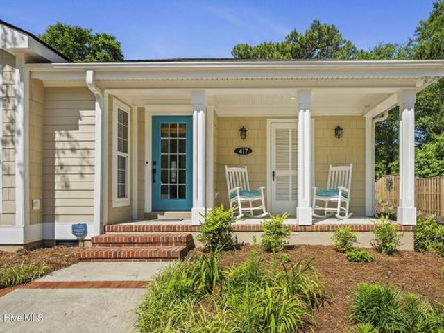 417 Holly St, Emerald Isle, NC 28594