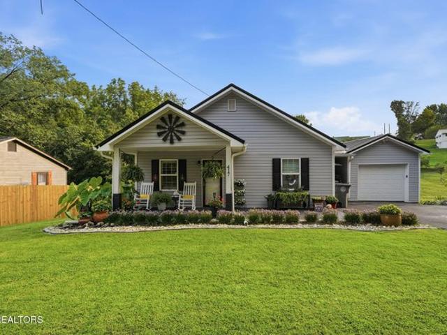 417 Hammond Ave, Mount Carmel, TN 37645