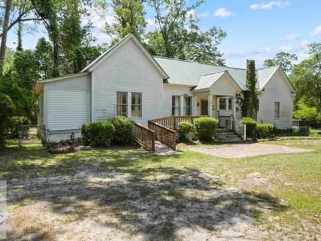 417 Hickory St, Jesup, GA 31546