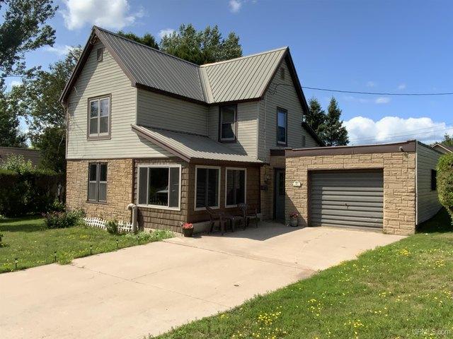 417 Marquette St, Ishpeming, MI 49849