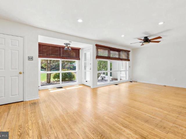 417 Meadowbrook Lane