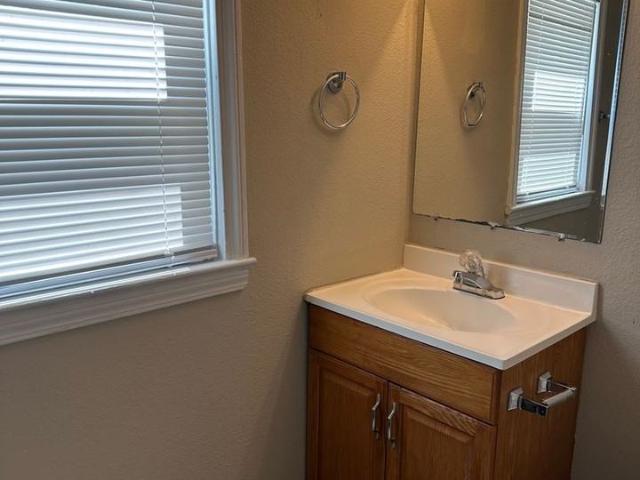 417 N. Walnut St. 1 Bedroom Apartment for Rent at 417 N Walnut St, Wichita, KS 67203 Delano