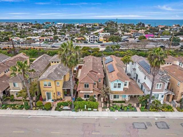 417 N Cedros Avenue