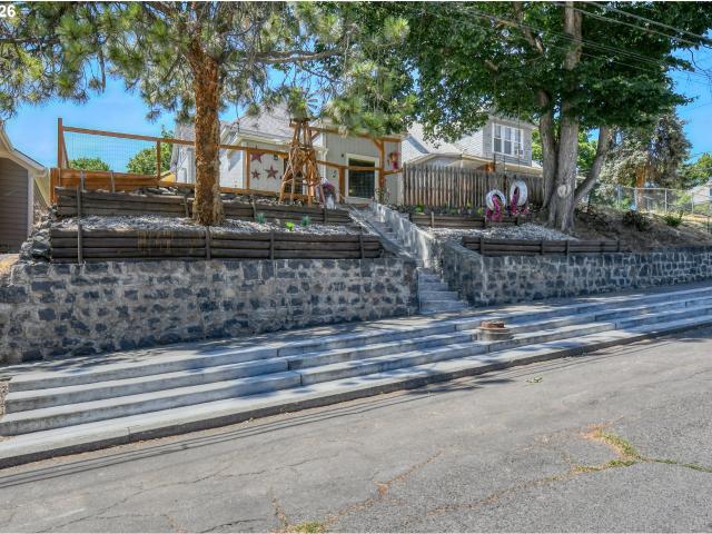 417 NW 4TH ST