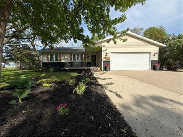 417 S Austin Ave, Litchfield, MN 55355