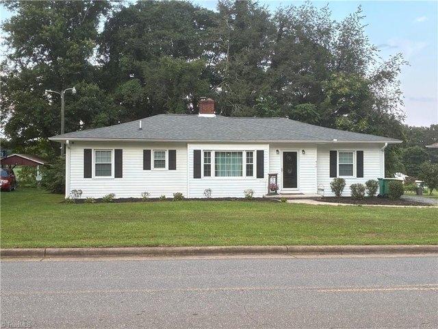 417 S Main St, Dobson, NC 27030