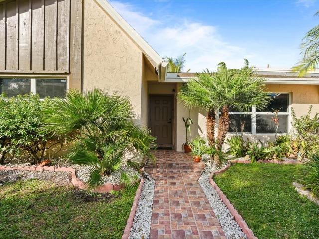 417 SE 4th St, Dania Beach, FL 33004 | MLS #F10539 | Compass