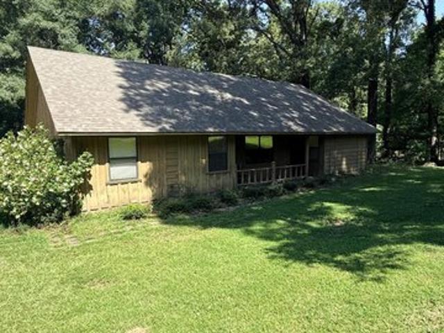 417 Silver Creek Dr, Vicksburg, MS 39180