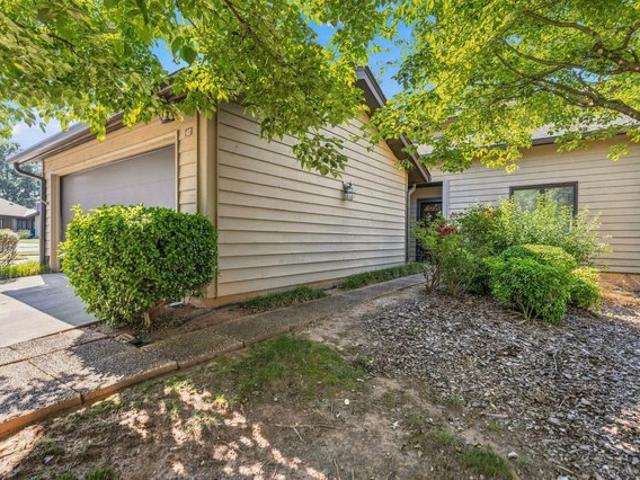 417 Sparrow Hawk Ct, Greer, SC 29650