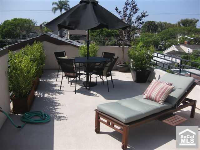 417 Poinsettia Ave # B, Corona Del Mar, CA 92625