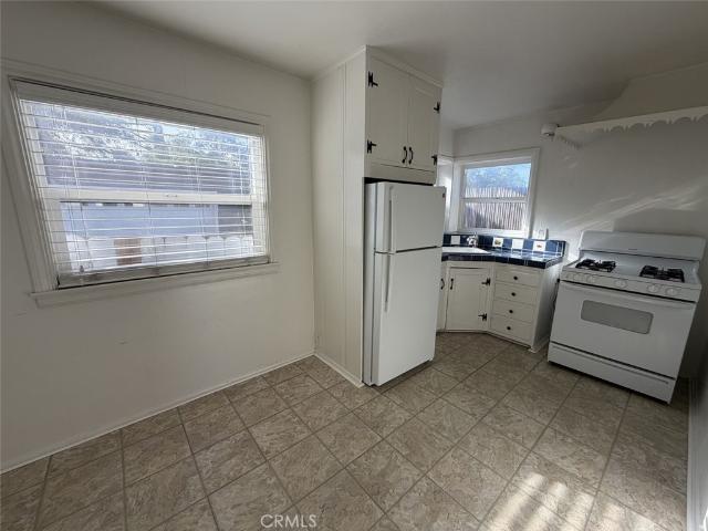 417 Poplar B C