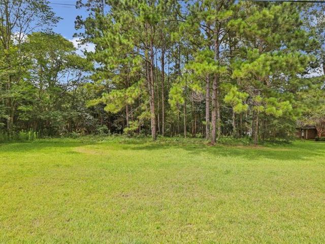 417 Parkway St, Dayton, TX 77535