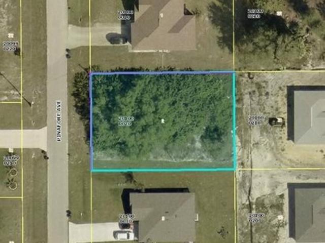 417 Pinafore Ave, Lehigh Acres, FL 33974