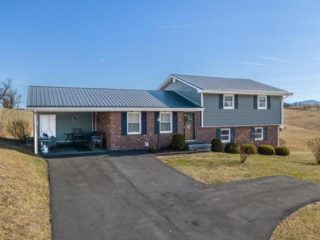 417 Pioneer Rd, Marion, VA 24354