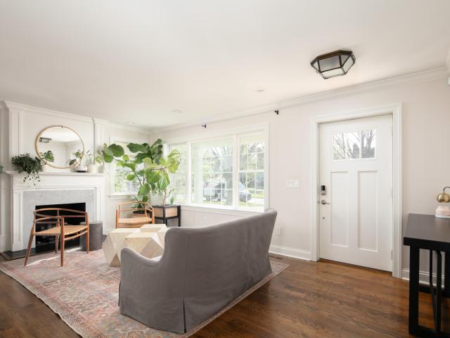 417 Queensway Drive