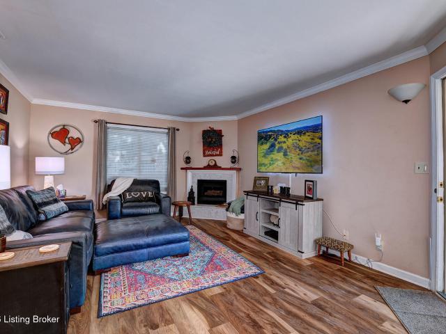 417 Rosewood Ct