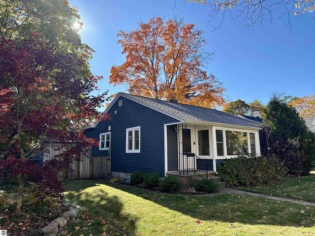 417 W Twelfth St, Traverse City, MI 49684