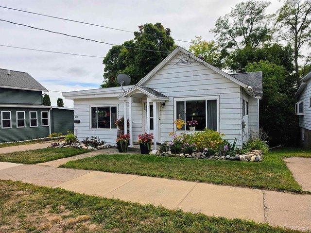 417 W Bluff St, Marquette, MI 49855