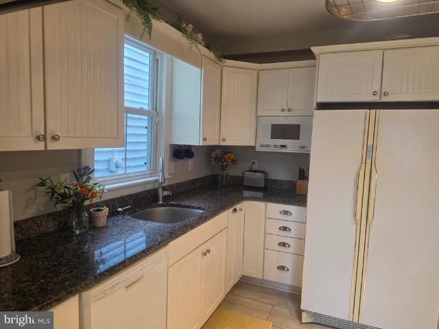417 W Burke Street