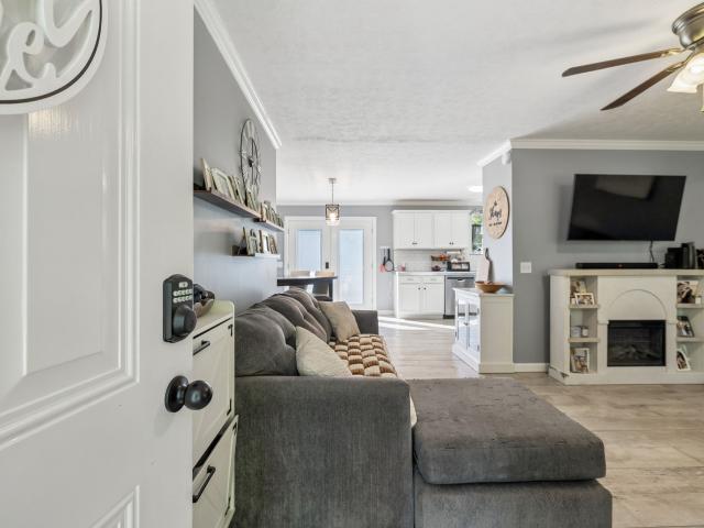 417 William Dr