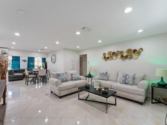 4184 NW 52nd Ave, Lauderdale Lakes, FL 33319