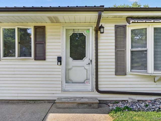 4184 W Lake Road