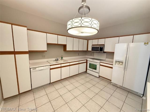 41855 cantebury drive