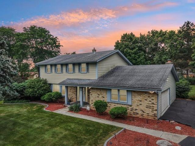 4185 Beaufort Dr, Brookfield, WI 53045