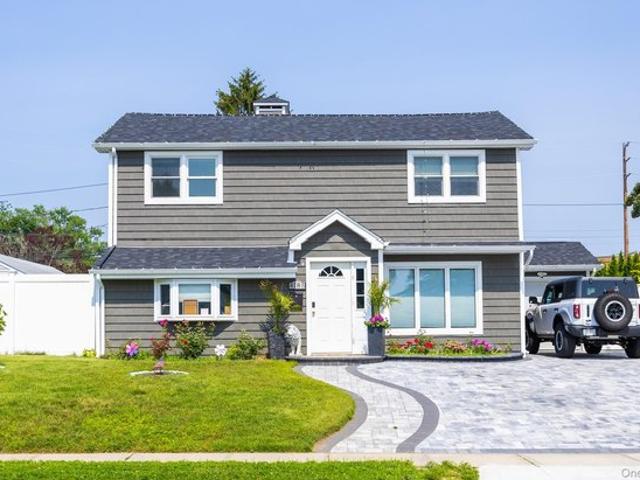 4185 Harriet Rd, Bethpage, NY 11714