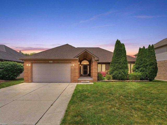 41891 Clinton Pines Dr, Clinton Township, MI 48038