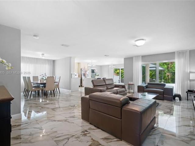 4180 NW 103rd Dr, Coral Springs, FL 33065