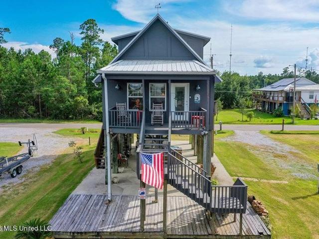 4180 1st Ave, Bay Saint Louis, MS 39520