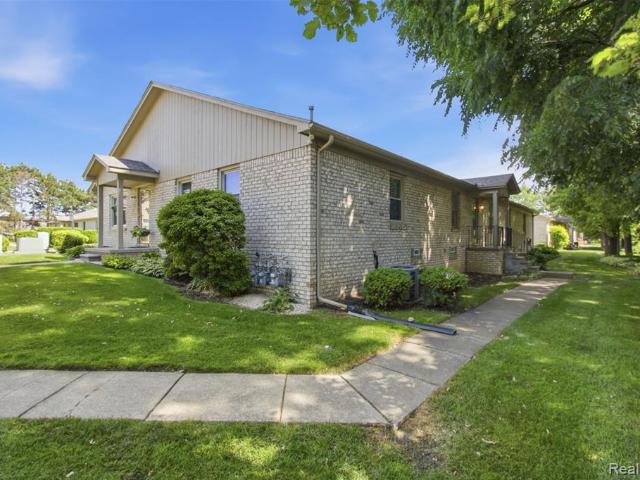 41837 King Edward Court